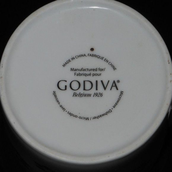 GODIVA | Dining | Godiva Belgium 926 White Christmas Floral Large ...